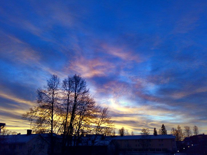 [OT] Gud går på syra, himlen sprakar av färger! | Happyride